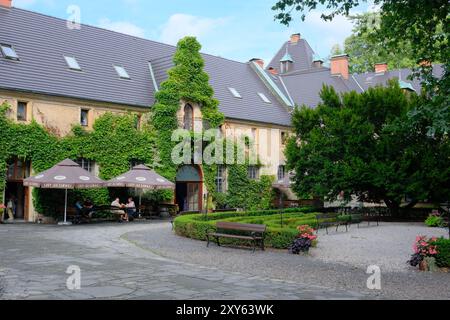 Hotel entrance, Zamek Kliczkow, Kliczkow Castle, Lower Silesia, Poland ...