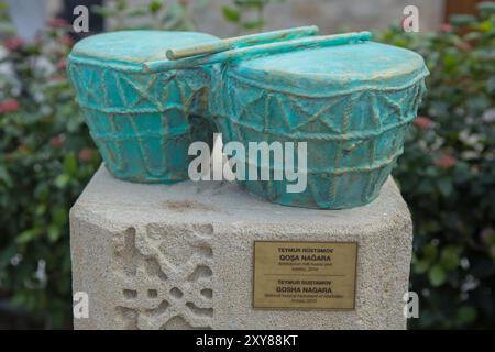 Teymur Rustamov . Green Gosha Nagara . National musical instrument of ...