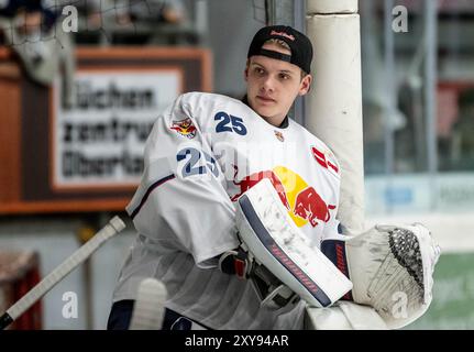 Simon Wolf (Torwart, EHC Red Bull Muenchen, #25) beim Warmup. GER, EHC ...