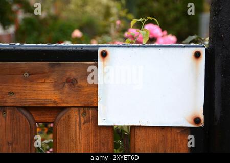 Garden fence panel room free Stock Photo - Alamy