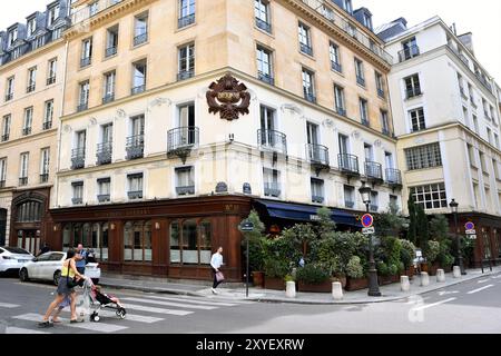 Drouant famous Parisian restaurant - Paris, France Stock Photo - Alamy