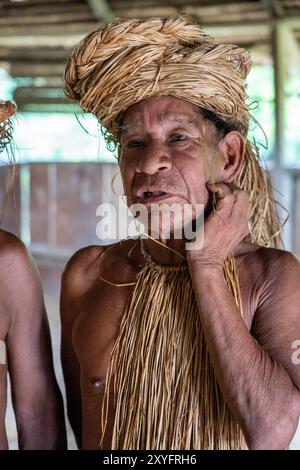 Indigenous Yaguas in Traditional Dress in the Peruvian Amazon Stock ...