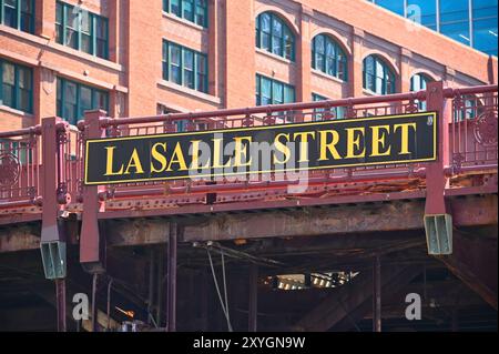 Street Name signs on the bridges over the Chicago River Stock Photo - Alamy
