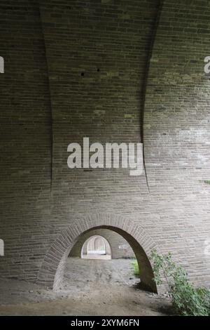 Motorway bridge (A2) Steinbergen Stock Photo - Alamy