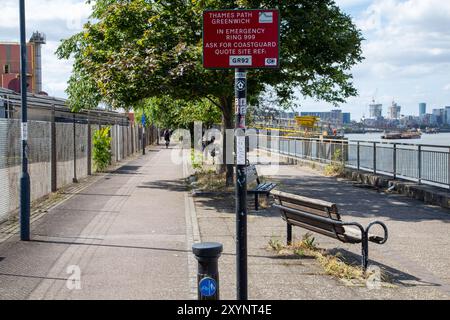 Thames pathway signage and walkway from Woolwich London with directions ...