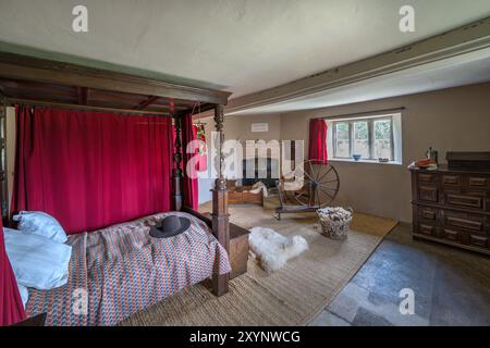 Interior of Woolsthorpe Manor, the family home of Sir Isaac Newton ...