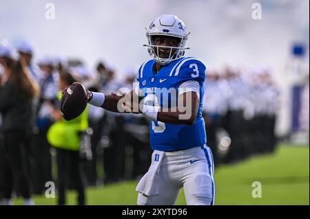 Duke quarterback Henry Belin IV (3) warms up before facing Mississippi ...