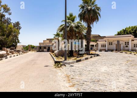 the ancient catacombs of kom el shoqafa in alexandria egypt Stock Photo ...