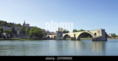Avignon Bridge, Avignon Bridge 04 Stock Photo - Alamy
