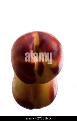 A single nectarine Stock Photo - Alamy