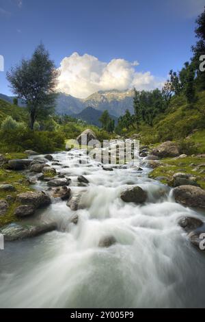 A vertical shot of a beautiful mountainous region found in Utah on a ...