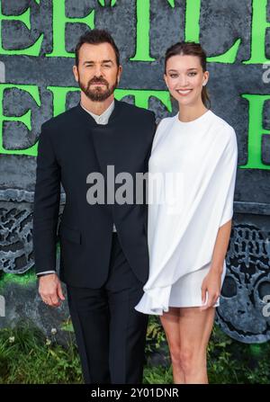Nicole Brydon Bloom and Justin Theroux arrive at the Vanity Fair Oscar ...