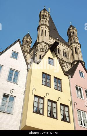 Colored houses at the old town of Cologne Stock Photo - Alamy