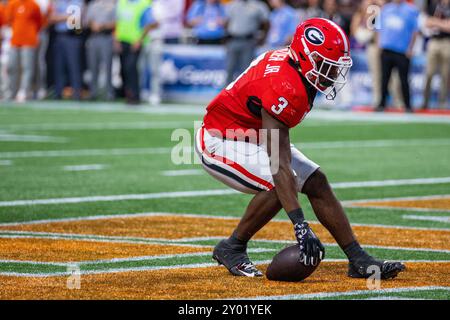 Georgia running back Nate Frazier catches a pass for a first down ...