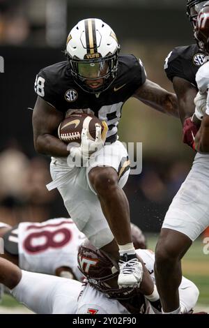 Vanderbilt running back Sedrick Alexander (28) scores a touchdown past ...