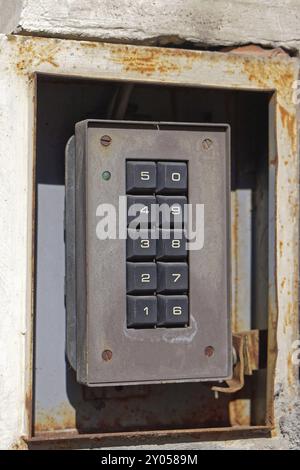 Old security keypad for pin code entry Stock Photo - Alamy