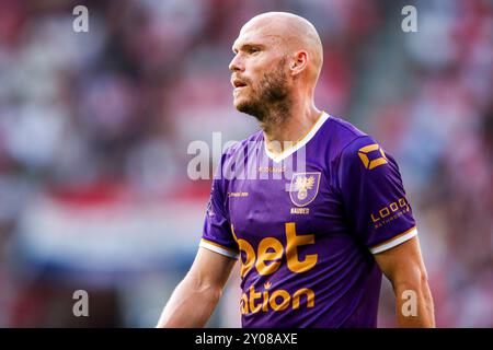 EINDHOVEN - Gerrit Nauber of Go Ahead Eagles balks during the 29th ...