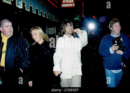 OASIS Noel Gallagher and Patsy Kensit on the cover of Vanity Fair in ...