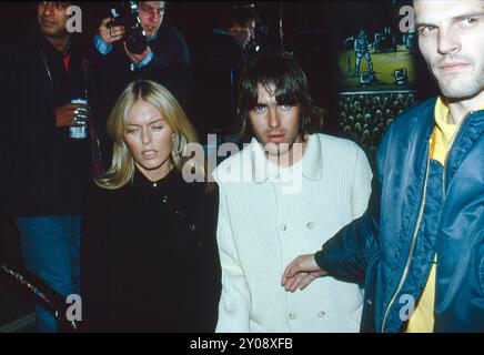 OASIS Noel Gallagher and Patsy Kensit on the cover of Vanity Fair in ...