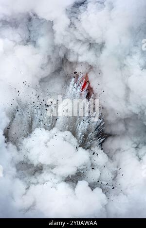 Hawaii's Kilauea volcano eruption formed a lava tube coming out the ...