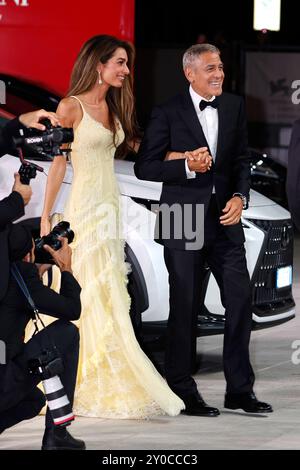 George Clooney mit Ehefrau Amal Alamuddin Clooney bei der Premiere des Kinofilms Jay Kelly auf ...