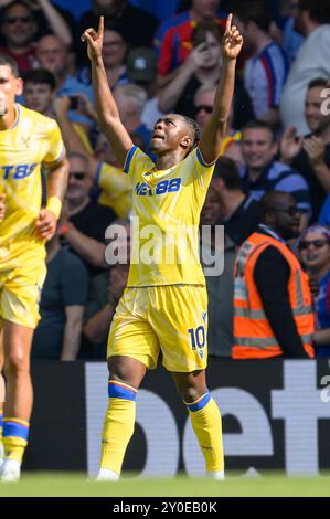 Crystal Palace's Eberechi Eze celebrates scoring their side's first ...
