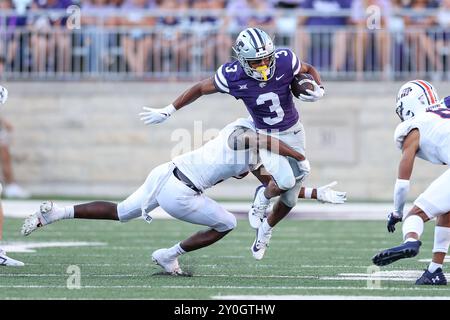 Kansas State running back Dylan Edwards runs into the end zone to score ...