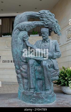 Monument to Hasan bey Zardabi in Baku Stock Photo - Alamy