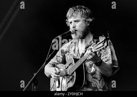 JOHNNY FLYNN, CONCERT, 2024: Actor and singer Johnny Flynn playing a ...