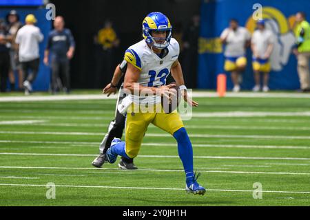 Los Angeles Rams quarterback Stetson Bennett IV (13) passes against the Los Angeles Chargers ...