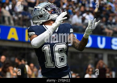 Dallas Cowboys wide receiver Jalen Tolbert (1) warms up before an NFL ...