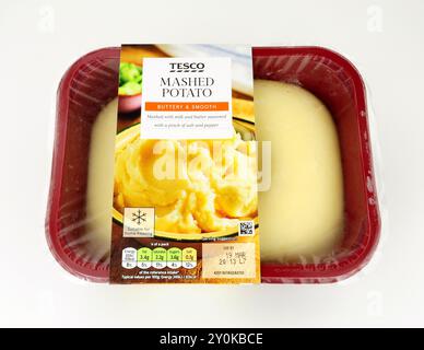 Tesco supermarket mashed potato with milk and butter pack Stock Photo ...