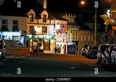 Bars in Donegal Town at night. Ireland Stock Photo - Alamy
