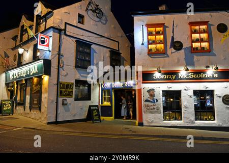 Bars in Donegal Town at night, Ireland Stock Photo - Alamy