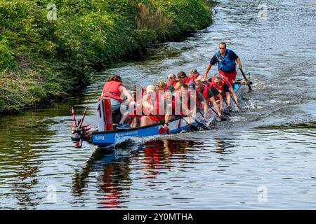 Two dragon boats race in Aberdeen Promenade at Dragon Boat Festival ...
