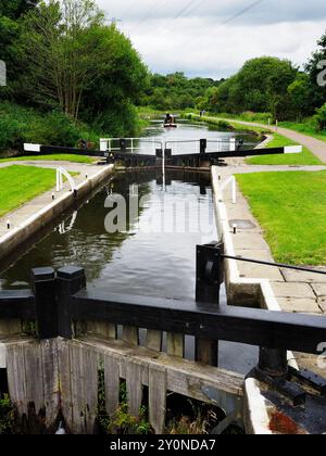 The Canal Kirkstall Leeds West Yorkshire 2009 Stock Photo - Alamy