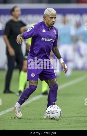 Fiorentina's Brazilian defender Dodo controls the ball during the Serie ...
