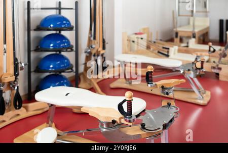 Equipment for Pilates -reformer bed, multifunctional bench, pilates ...