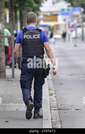 Policeman back label Police Stock Photo - Alamy