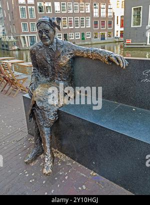 Statue of Alida Bosshardt (Major Bosshardt) of the Salvation Army in ...