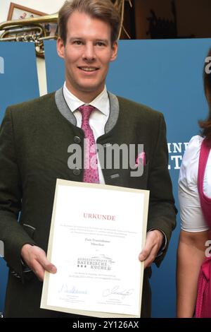 Mathias Reinbold Wirt -Zum Franziskaner Urkunde Ausgezeichnung Fuer Bayerische Kueche Muenchen ...