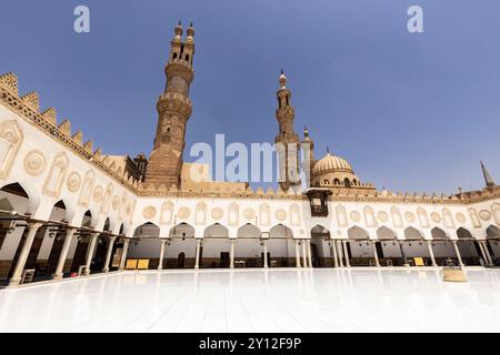 Al-Azhar Mosque, Azhar, courtyard with corridor, Islamic area in old ...