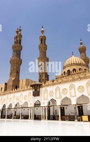 Al-Azhar Mosque, Azhar, courtyard with corridor, Islamic area in old ...