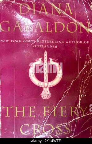 The Fiery Cross Book by Diana Gabaldon 2001. french edition Stock Photo ...