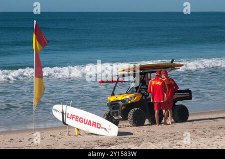 Lifesavers station at King's Beach, Caloundra, Sunshine Coast ...