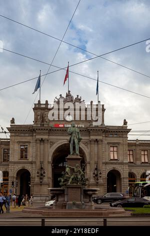 Zurich main train station Hauptbahnhof, Switzerland Stock Photo - Alamy