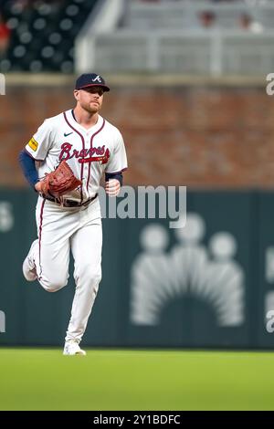 Atlanta Braves pitcher Aaron Bummer (49) delivers against the ...