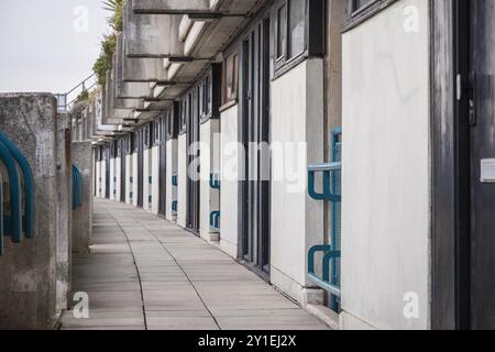 Crescent walkway of Alexandra Road estate, brutalist architecture in ...