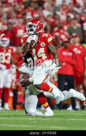 Baltimore Ravens defensive tackle Travis Jones (98) takes to the field ...