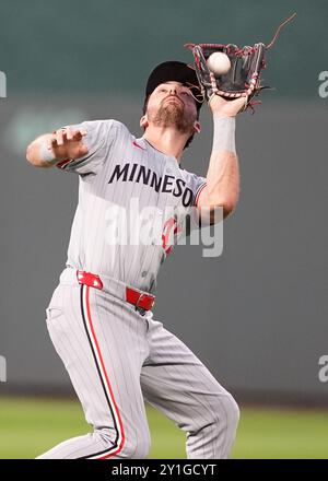 Minnesota Twins second base Edouard Julien (47) loses control of the ...